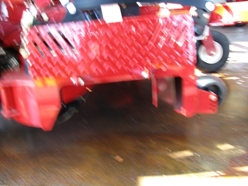 Powered OCDC Gravely Pro Mowers - Power Chute Design